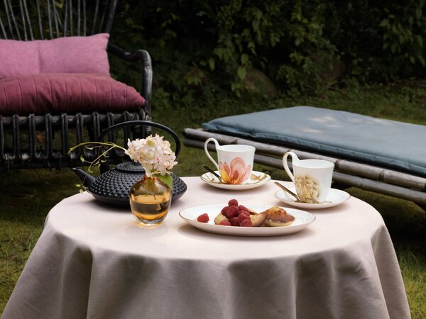 Porcelánový hrnek Flora Rhododendron 330 ml | FAVI.sk