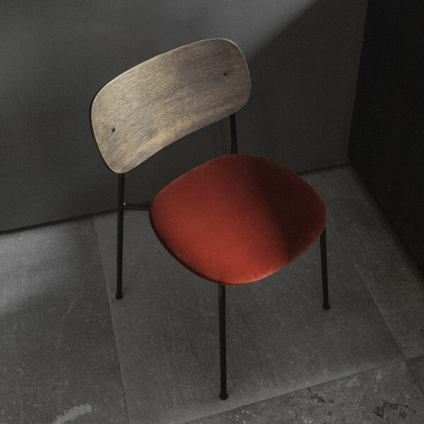 AUDO COPENHAGEN Stolička Co Chair, Black / Dark Oak / Velvet 62 | FAVI.sk